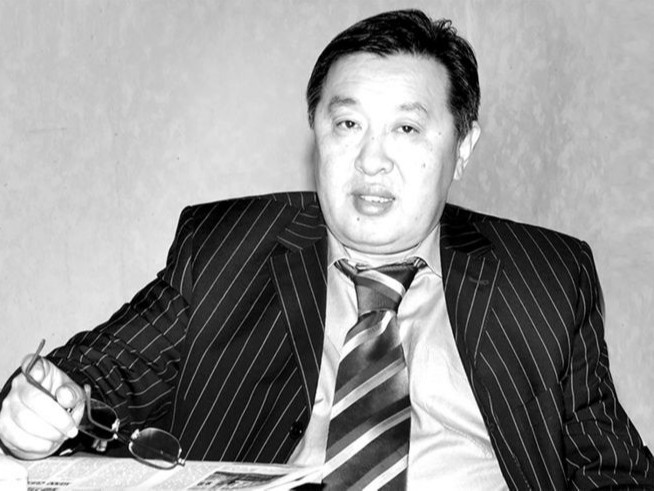 Өдөр тутмын сонинуудын холбооны ерөнхийлөгчөөр Б Ганболд сонгогдлоо Isee Mn