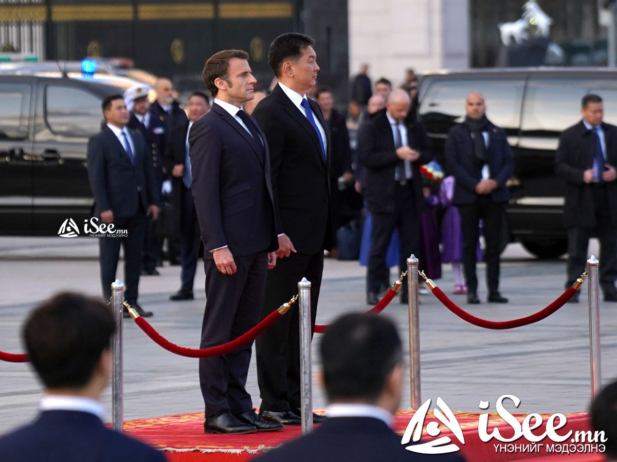 Ерөнхийлөгч У Хүрэлсүх Бүгд Найрамдах Франц Улсад төрийн айлчлал хийхээр эх орноосоо мордлоо