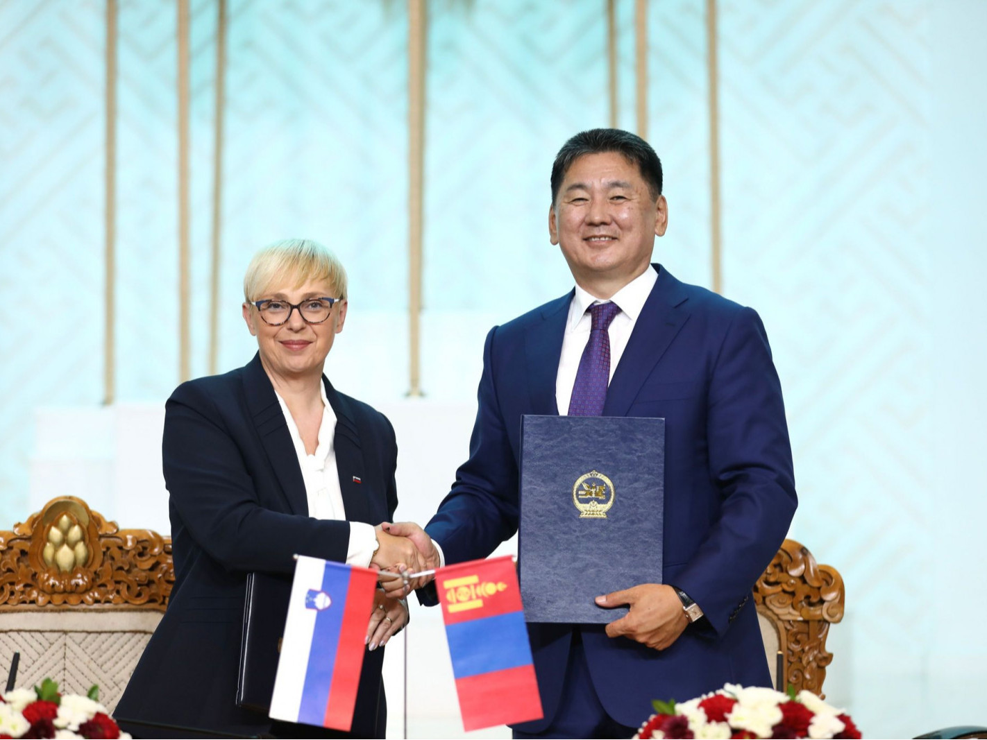 Монгол Словенийн харилцаа хамтын ажиллагааны баримт бичгүүдэд гарын үсэг зурлаа Isee Mn