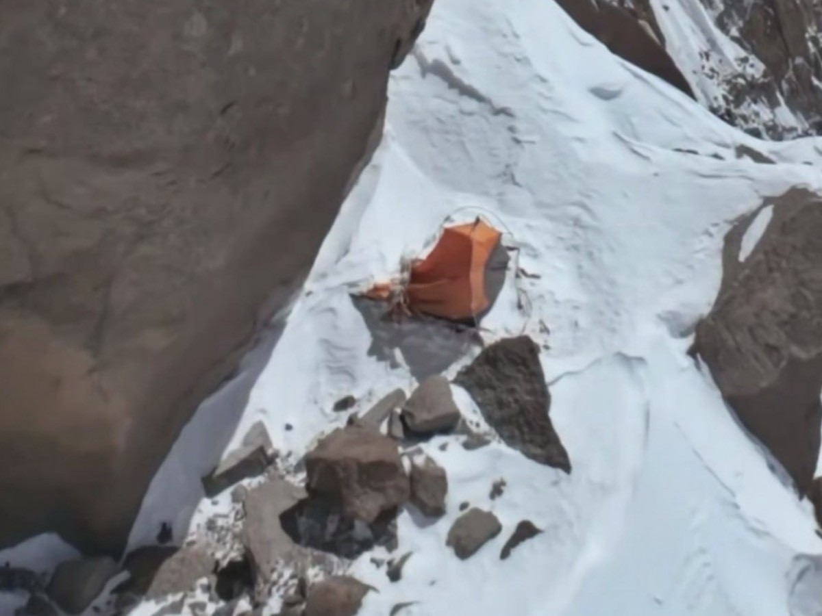 ВИДЕО: Киргизстаны “Победа” оргилд гацсан уулчин Н.Наговицина нас барсан гэж дроны бичлэгт ...