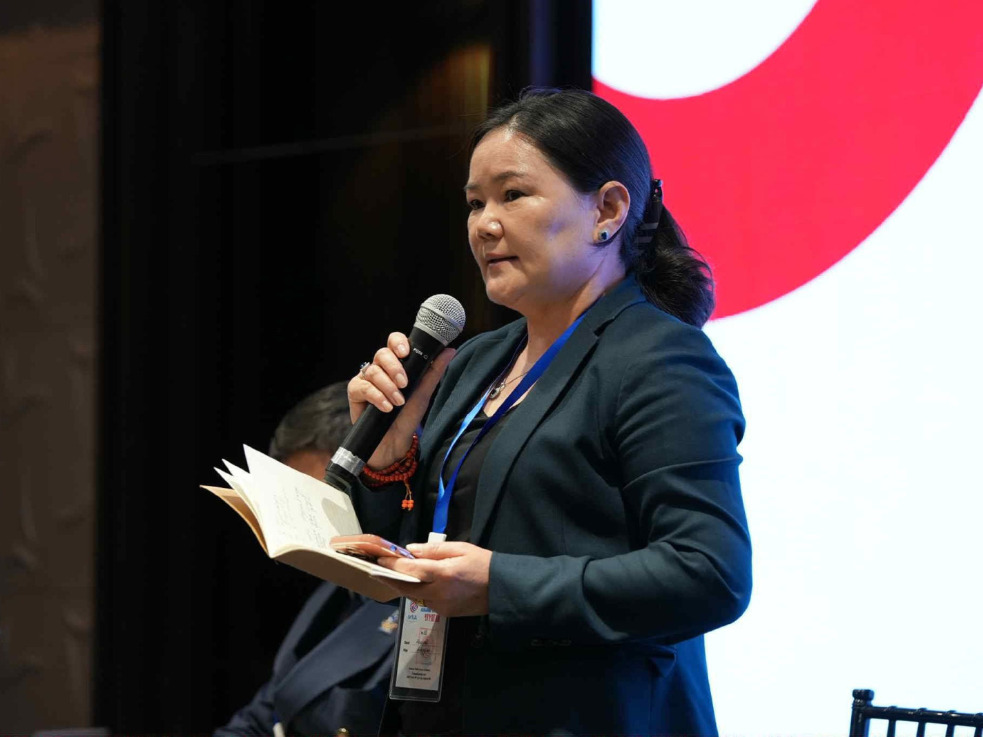 Монголын волейболын холбооны ерөнхийлөгчөөр УИХ ын гишүүн асан Н Амарзаяа сонгогджээ Isee Mn