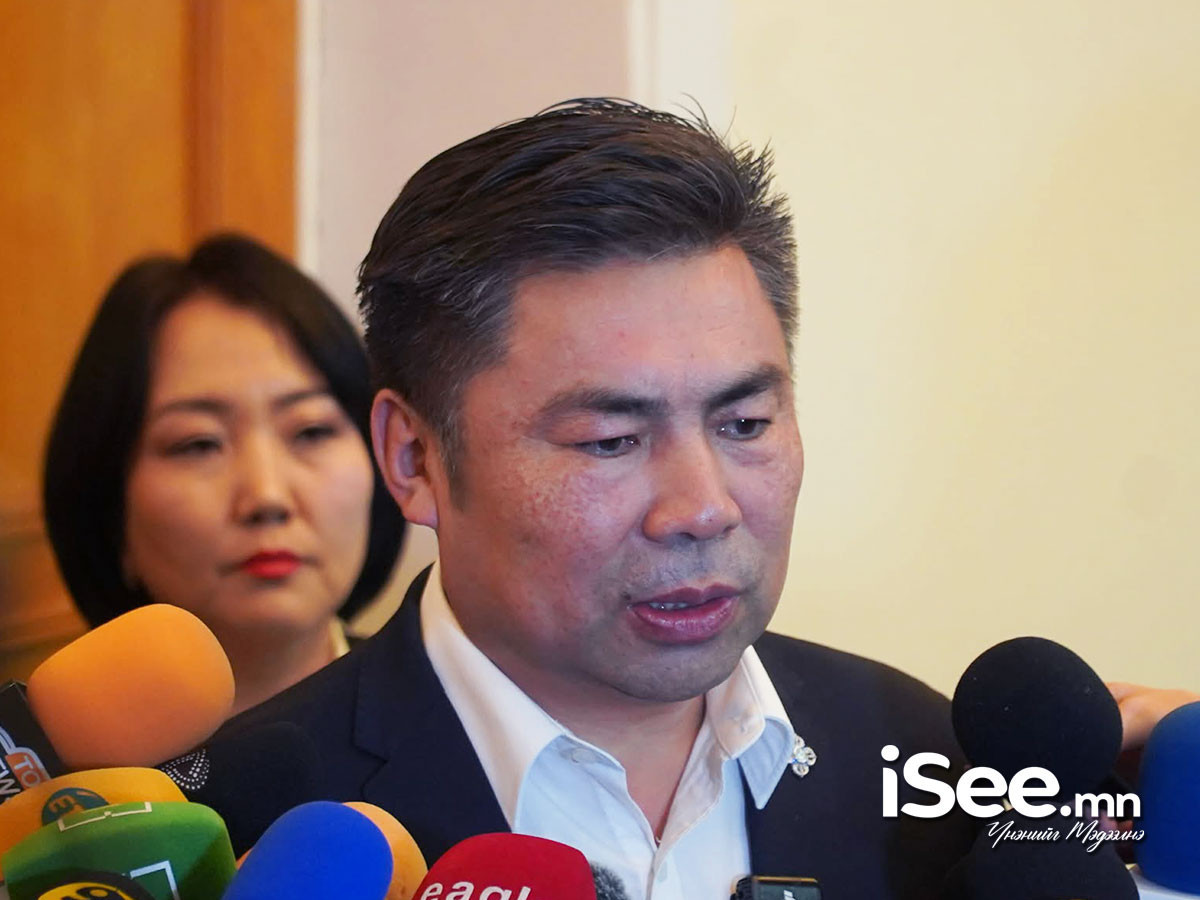 ШУУД: УИХ дахь МАН-ын бүлгийн хурлыг өнөөдөр 16.00 цагт хуралдуулахыг 38 гишүүн нь шаардлаа ...