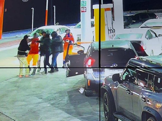 Бухимдсан жолооч ШТС-ын ажилтны биед халджээ | iSee.mn