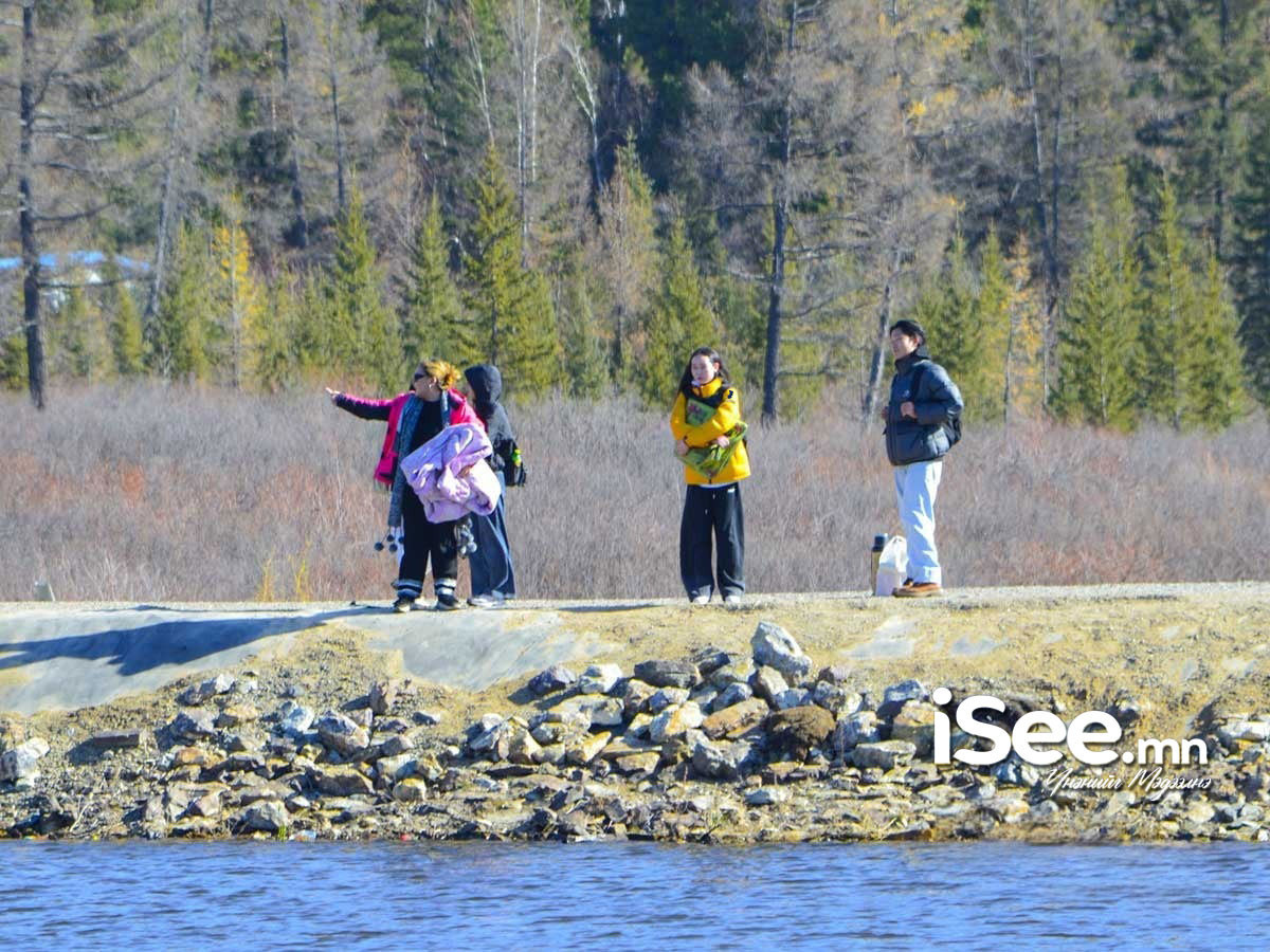 Улаанбаатарт ялимгүй цас орж, 15 градус хүйтэн байна | iSee.mn
