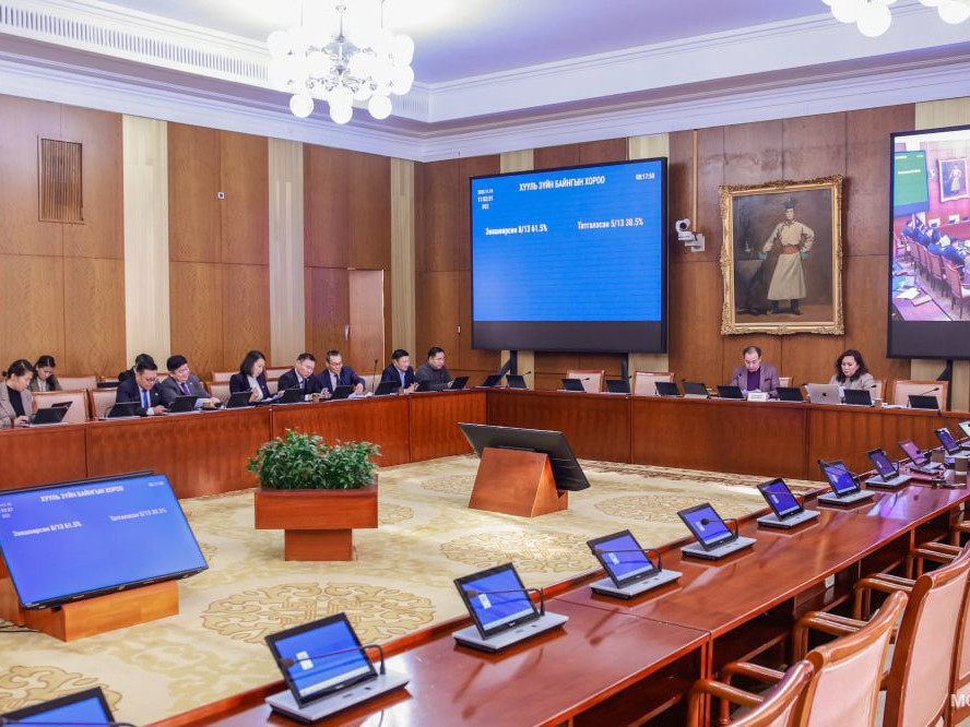 ХЗБХ: Улсыг хөгжүүлэх таван жилийн үндсэн чиглэлийн төслийн анхны хэлэлцүүлгийг хийж, Байнгын ...