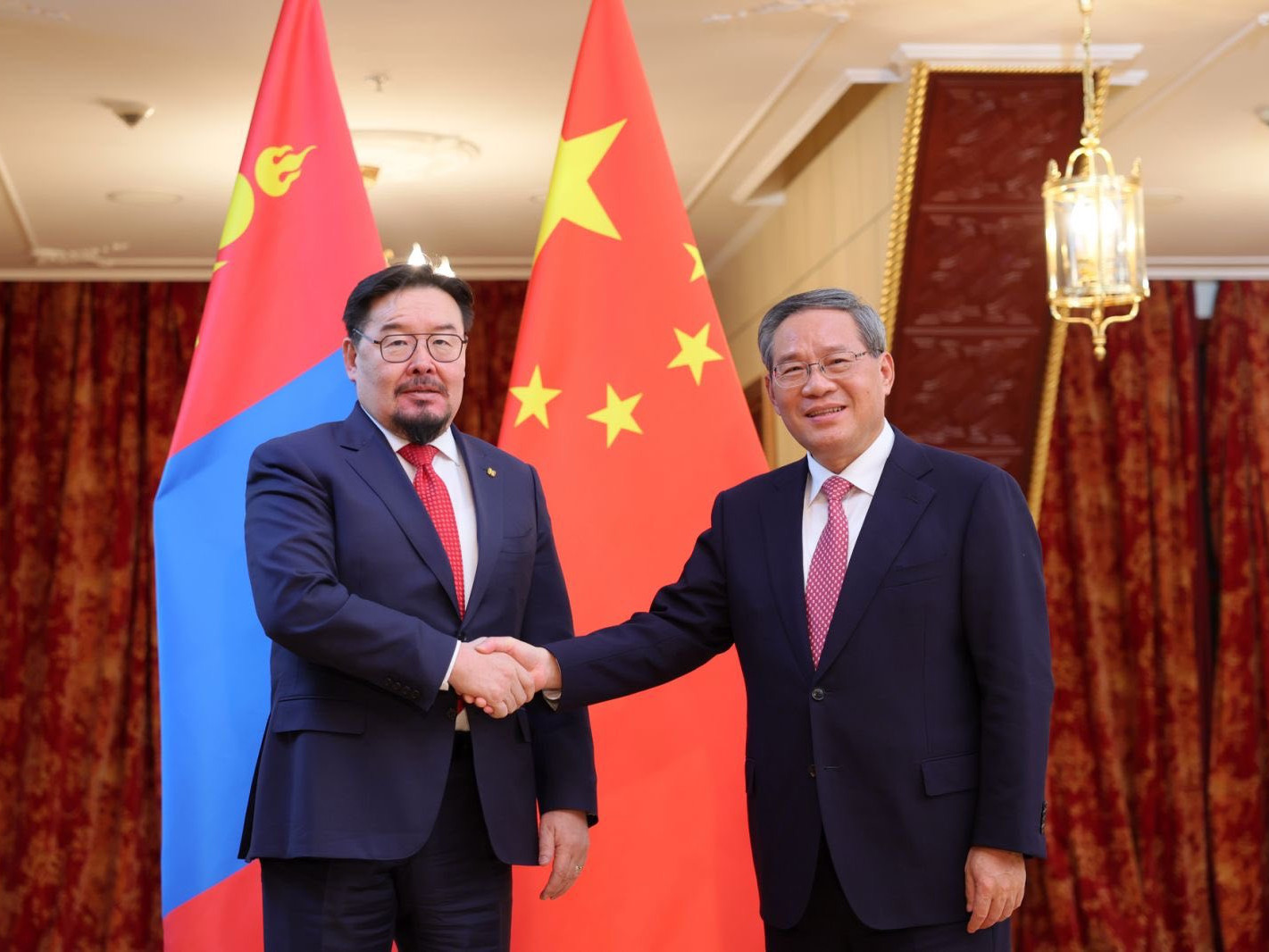 Монгол Улсаас БНХАУ-Д экспортлох нүүрсний хэмжээг нэмэгдүүлж, 100 сая тоннд хүргэх санал тавилаа ...