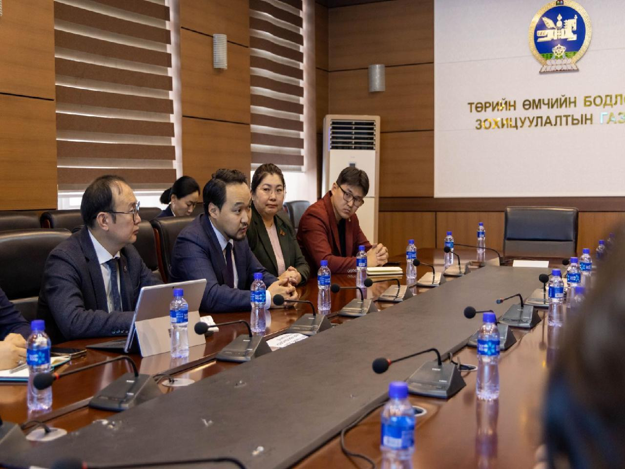 БНХАУ-ын талтай арьс шир боловсруулах салбарт хамтран ажиллана | iSee.mn