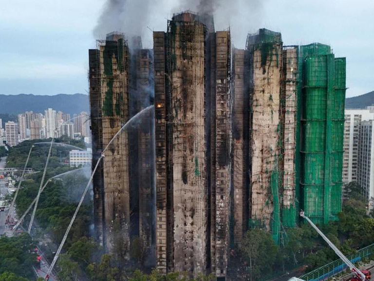 ВИДЕО: Хонконгт орон сууцны хороолол шатаж, 44 хүн амь насаа алдаж, 249 хүн сураггүй болоод ...