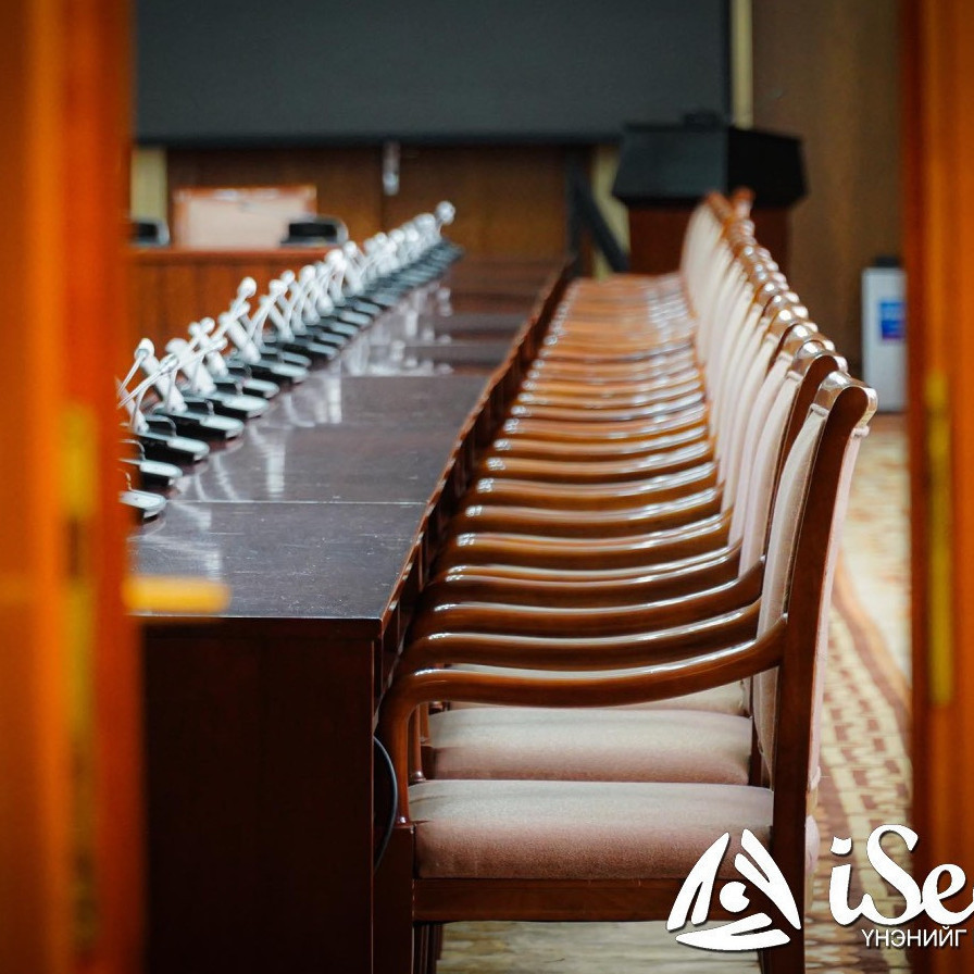 Б.Чойжилсүрэн: 100 төгрөгөөр цахилгаан үйлдвэрлээд 40 төгрөгөөр зарж байна. Үнэ нэмэхгүйгээр энэ ...