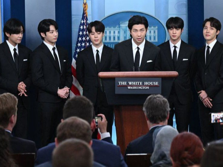Bts хамтлагийн бүх гишүүд хуулийн дагуу хугацаат цэргийн алба хаахаар