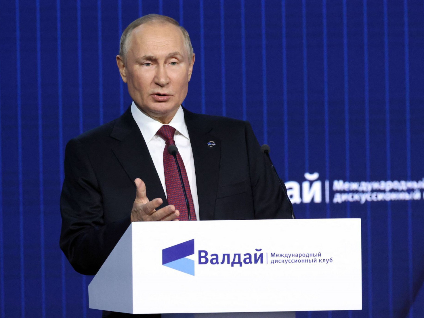 Цөмийн зэвсэг хэрэглэнэ гэж бодож байсан гэдгээ үгүйсгэж В Путин