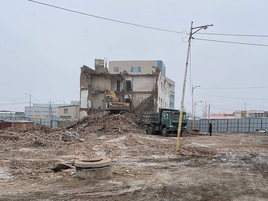 Нурах эрсдэл үүссэн ашиглалтын шаардлага хангахгүй 34,35 дугаар байрыг ...