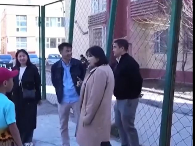 ВИДЕО: Шийдвэрлэлгүй олон жил болсон хүүхдийн тоглоомын талбайн аюулгүй ...