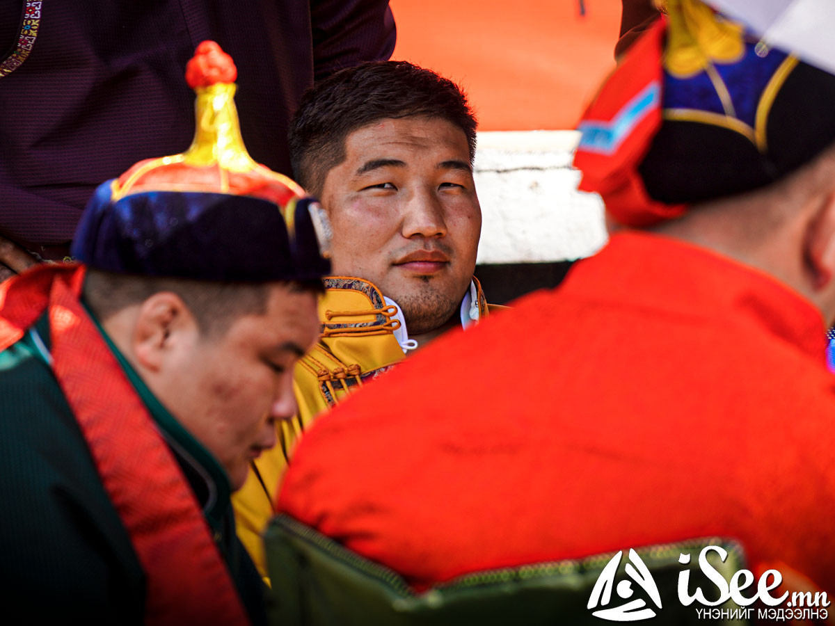 Өндөр гэгээний даншиг наадамд Улсын аварга О Хангай Улсын арслан Б Орхонбаяр нарын бөхчүүд
