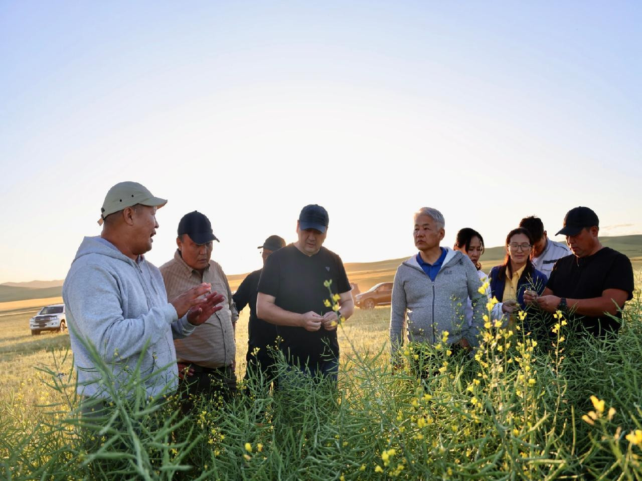 ХХААХҮ ийн сайд Ж Энхбаяр газар тариалангийн бүс нутагт ажиллаж байна Isee Mn
