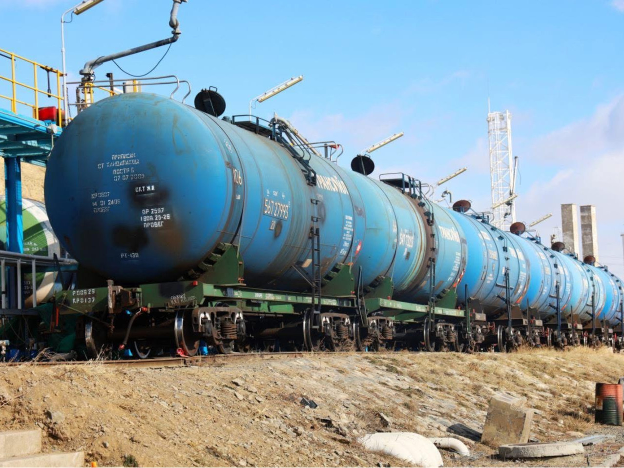 Урд шөнө 38 вагон буюу 2400 тонн автобензин улсын хилээр орж иржээ | iSee.mn