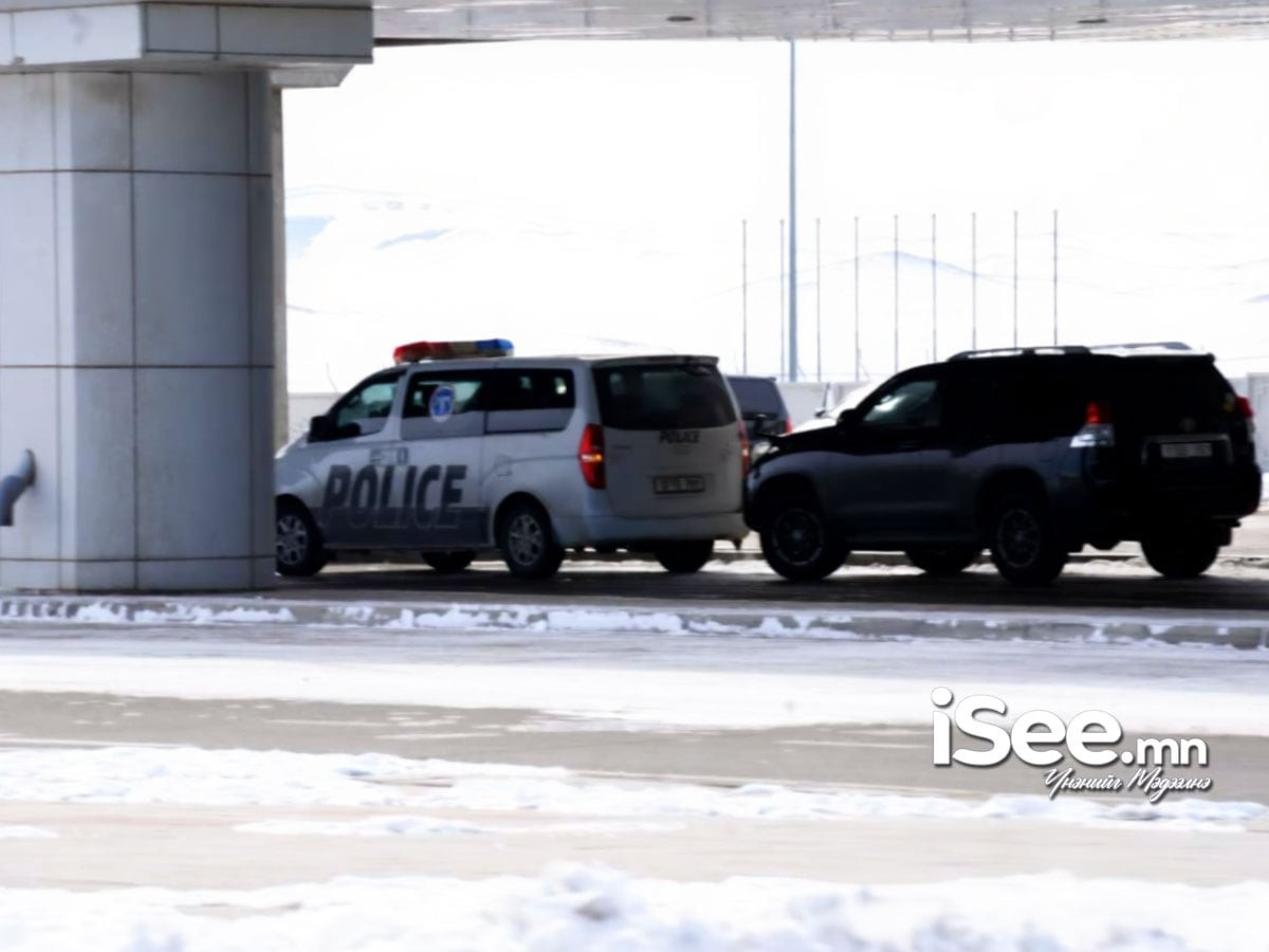 А.Бямбадорж, Б.Мөнхсайхан нарыг 48 цаг саатуулсан бөгөөд тэднийг хахууль авсан хэмээн шалгаж ...